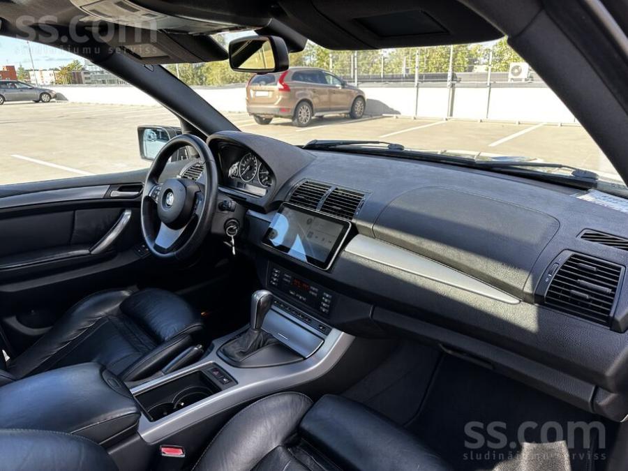 Black BMW X5 2006 in Riga, with an engine capacity of 3.00 L and mileage of 341 thousand km for 5500 €, photo 11 on AUTOMOTO.COM.LV