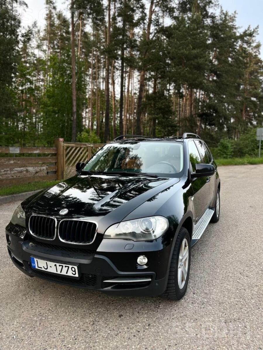 Black BMW X5 2007 in Daugavpils, with an engine capacity of 3.00 L and mileage of 240 thousand km for 7700 €, photo 4 on AUTOMOTO.COM.LV