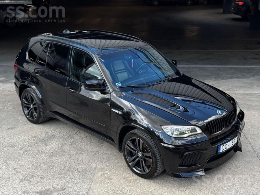 Black BMW X5 2007 in Riga, with an engine capacity of 3.00 L and mileage of 280 thousand km for 10650 €, photo 3 on AUTOMOTO.COM.LV