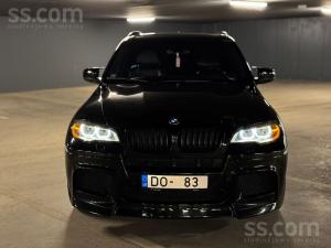 Black BMW X5 2007 in Riga, with an engine capacity of 3.00 L and mileage of 280 thousand km for 10650 €, photo 7 on AUTOMOTO.COM.LV
