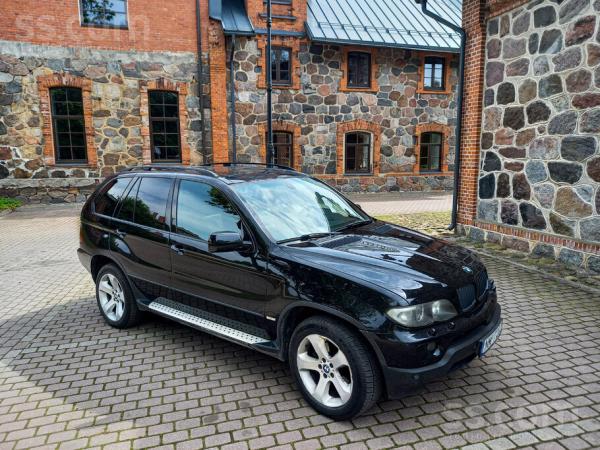 Black BMW X5 2007 in Gulbene, with an engine capacity of 3.00 L and mileage of 324 thousand km for 6590 €, photo 1 on AUTOMOTO.COM.LV