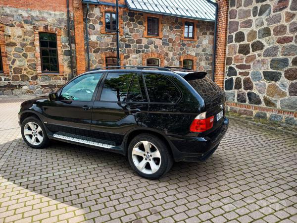 Black BMW X5 2007 in Gulbene, with an engine capacity of 3.00 L and mileage of 324 thousand km for 6590 €, photo 5 on AUTOMOTO.COM.LV