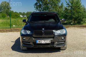 Black BMW X5 2007 in Riga, with an engine capacity of 3.00 L and mileage of 0 thousand km for 9990 €, photo 2 on AUTOMOTO.COM.LV