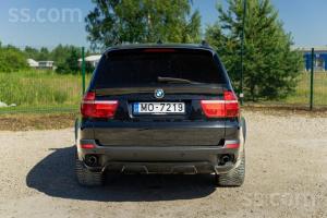 Black BMW X5 2007 in Riga, with an engine capacity of 3.00 L and mileage of 0 thousand km for 9990 €, photo 5 on AUTOMOTO.COM.LV