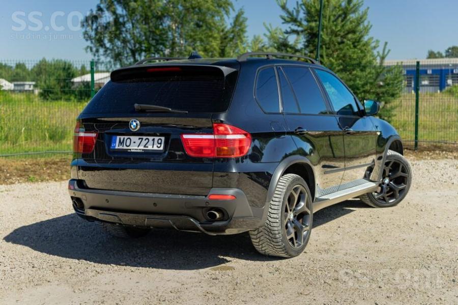 Black BMW X5 2007 in Riga, with an engine capacity of 3.00 L and mileage of 0 thousand km for 9990 €, photo 6 on AUTOMOTO.COM.LV