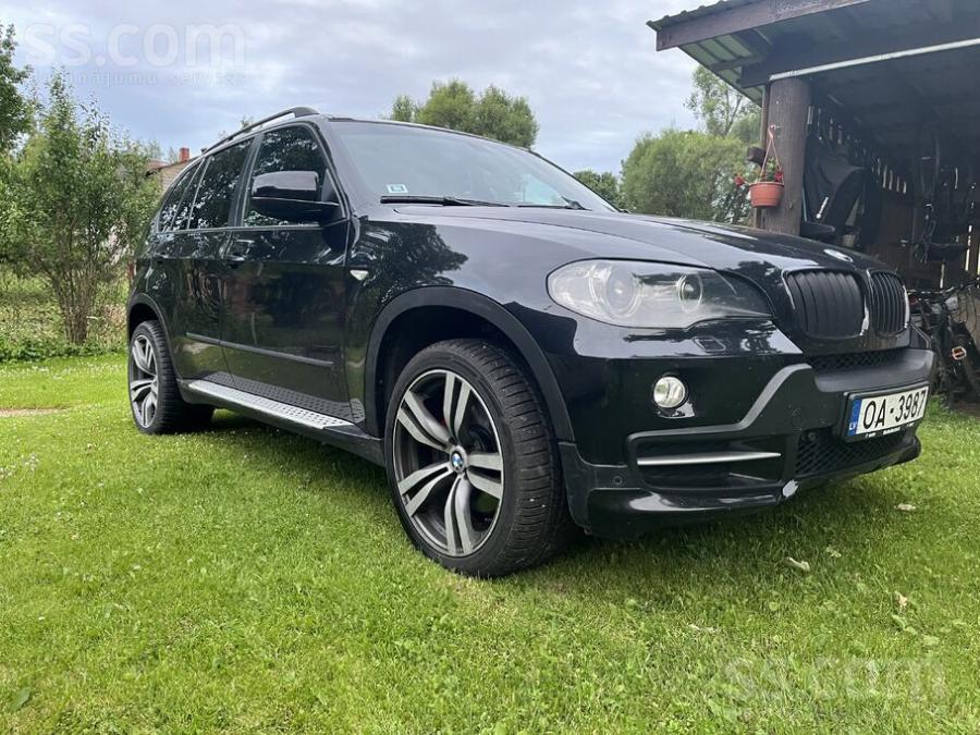 Melns BMW X5 2007 Valmiera, ar dzinēja tilpumu 3.00 L un nobraukumu 260 tūkst. km par 8850 €, foto 1 vietnē AUTOMOTO.COM.LV