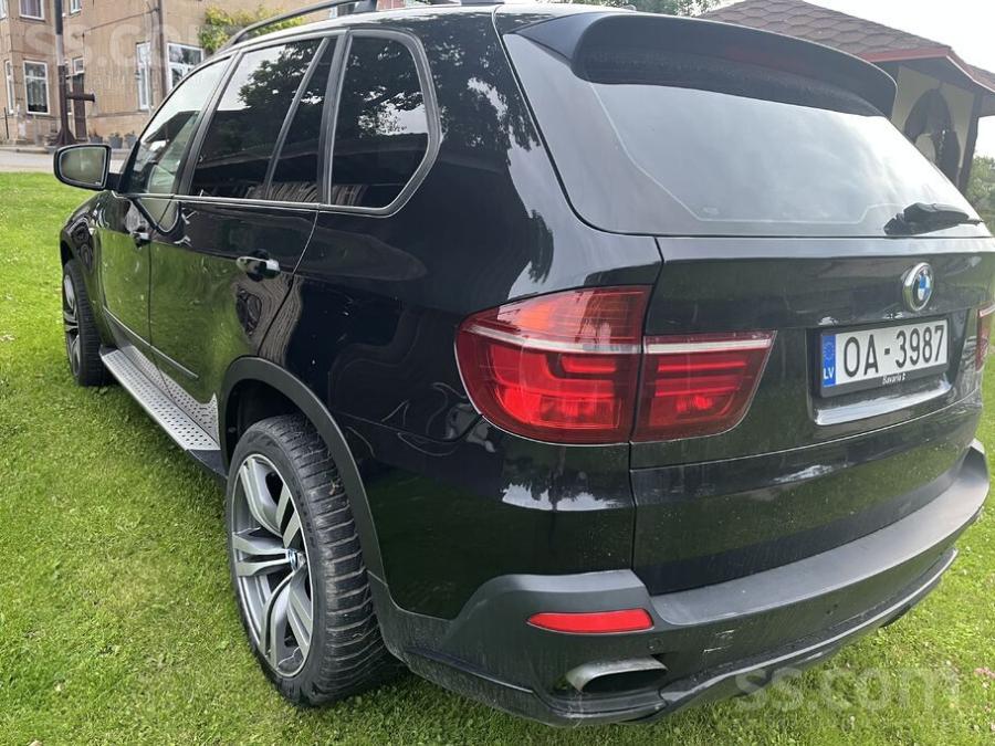 Melns BMW X5 2007 Valmiera, ar dzinēja tilpumu 3.00 L un nobraukumu 260 tūkst. km par 8850 €, foto 3 vietnē AUTOMOTO.COM.LV