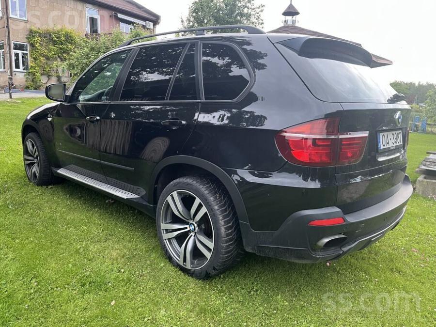 Melns BMW X5 2007 Valmiera, ar dzinēja tilpumu 3.00 L un nobraukumu 260 tūkst. km par 8850 €, foto 4 vietnē AUTOMOTO.COM.LV