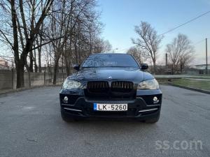 Black BMW X5 2007 in Riga, with an engine capacity of 3.00 L and mileage of 252 thousand km for 8300 €, photo 2 on AUTOMOTO.COM.LV