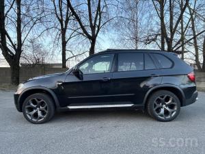 Black BMW X5 2007 in Riga, with an engine capacity of 3.00 L and mileage of 252 thousand km for 8300 €, photo 3 on AUTOMOTO.COM.LV