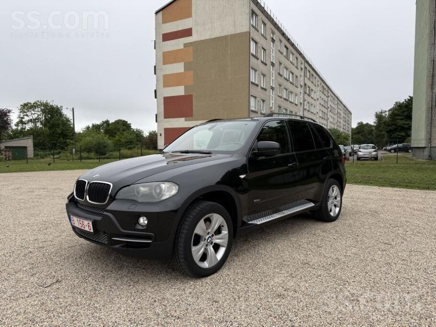 Black BMW X5 2007 in Ventspils, with an engine capacity of 3.00 L and mileage of 388 thousand km for 7900 €, photo 1 on AUTOMOTO.COM.LV