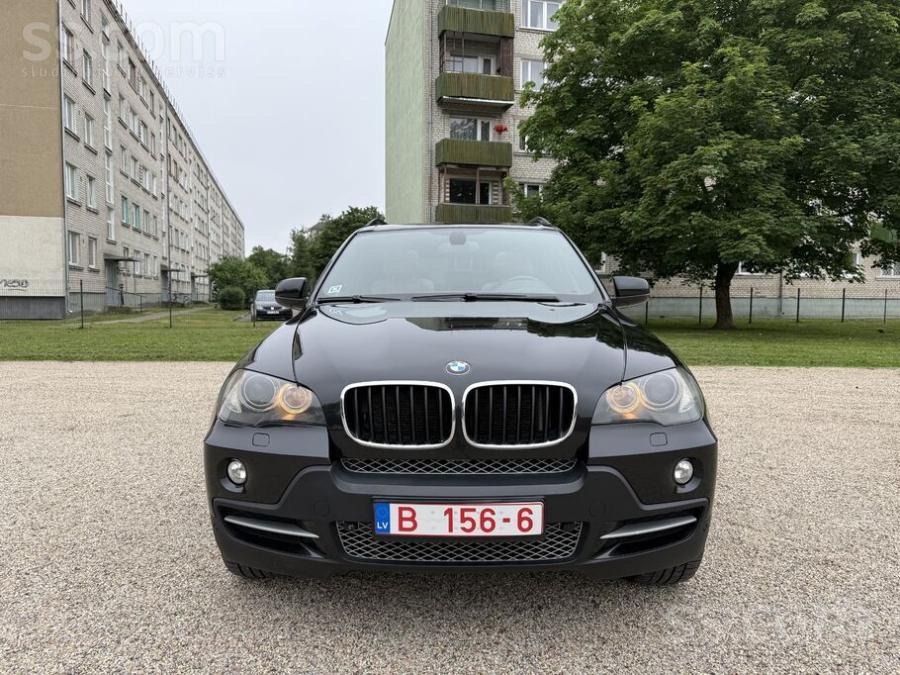 Black BMW X5 2007 in Ventspils, with an engine capacity of 3.00 L and mileage of 388 thousand km for 7900 €, photo 2 on AUTOMOTO.COM.LV