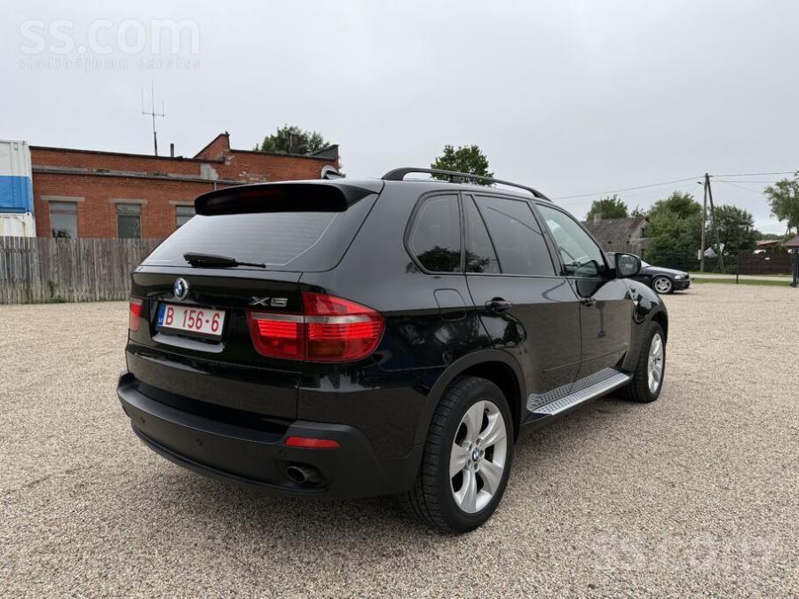 Black BMW X5 2007 in Ventspils, with an engine capacity of 3.00 L and mileage of 388 thousand km for 7900 €, photo 4 on AUTOMOTO.COM.LV