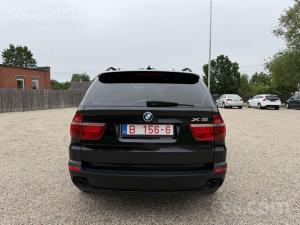 Black BMW X5 2007 in Ventspils, with an engine capacity of 3.00 L and mileage of 388 thousand km for 7900 €, photo 5 on AUTOMOTO.COM.LV