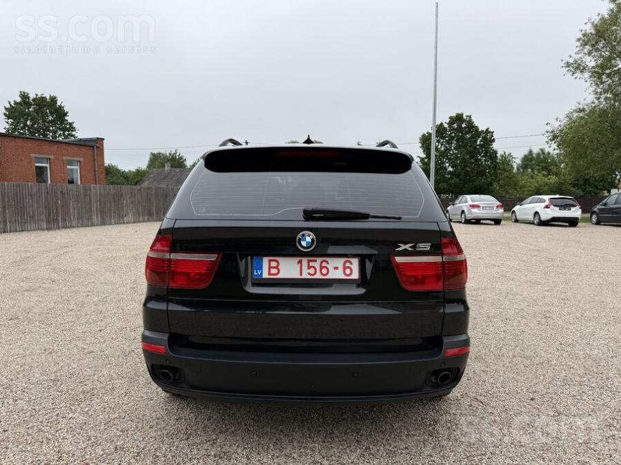 Black BMW X5 2007 in Ventspils, with an engine capacity of 3.00 L and mileage of 388 thousand km for 7900 €, photo 5 on AUTOMOTO.COM.LV