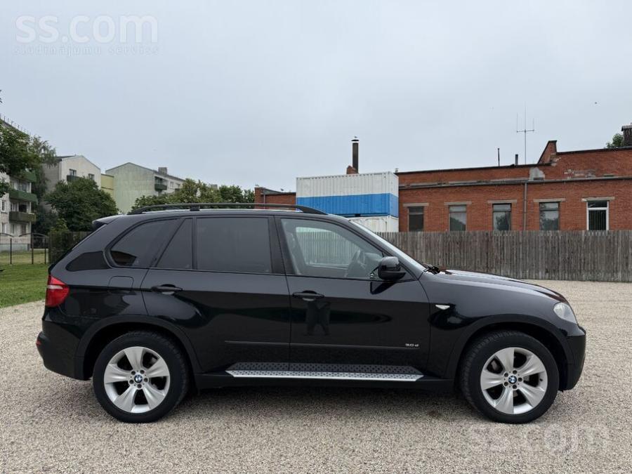 Black BMW X5 2007 in Ventspils, with an engine capacity of 3.00 L and mileage of 388 thousand km for 7900 €, photo 7 on AUTOMOTO.COM.LV