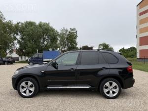 Black BMW X5 2007 in Ventspils, with an engine capacity of 3.00 L and mileage of 388 thousand km for 7900 €, photo 8 on AUTOMOTO.COM.LV