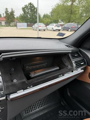 Black BMW X5 2007 in Ventspils, with an engine capacity of 3.00 L and mileage of 388 thousand km for 7900 €, photo 18 on AUTOMOTO.COM.LV