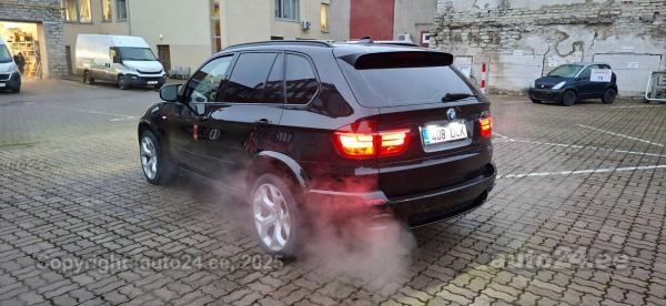 Melns BMW X5 2007 Tallina, ar dzinēja tilpumu 3.00 L un nobraukumu 320 tūkst. km par 9900 €, foto 11 vietnē AUTOMOTO.COM.LV