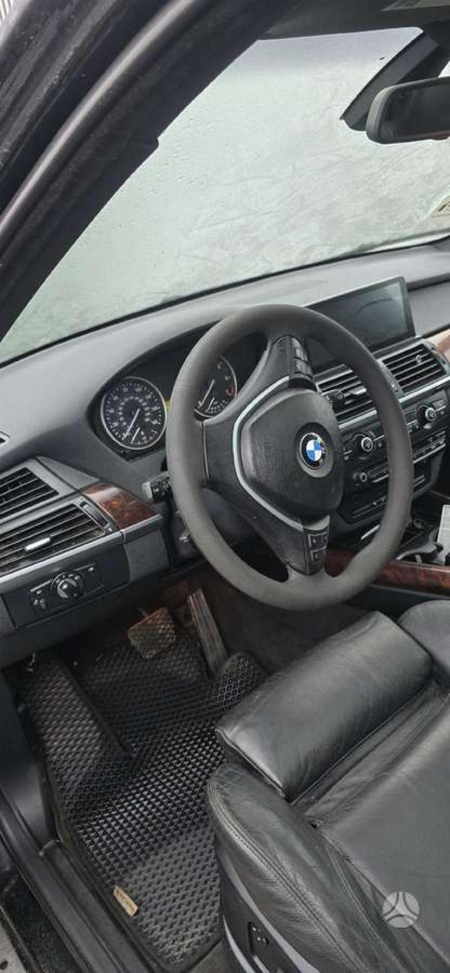 Melns BMW X5 2007 Trakai, ar dzinēja tilpumu 4.80 L un nobraukumu 280 tūkst. km par 3300 €, foto 1 vietnē AUTOMOTO.COM.LV