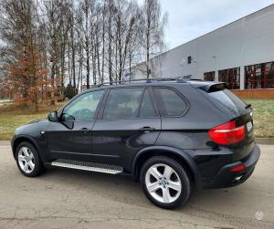 Melns BMW X5 2007 Šauļi, ar dzinēja tilpumu 3.00 L un nobraukumu 350 tūkst. km par 6990 €, foto 5 vietnē AUTOMOTO.COM.LV