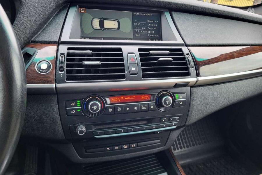 Melns BMW X5 2007 Šauļi, ar dzinēja tilpumu 3.00 L un nobraukumu 350 tūkst. km par 6990 €, foto 22 vietnē AUTOMOTO.COM.LV