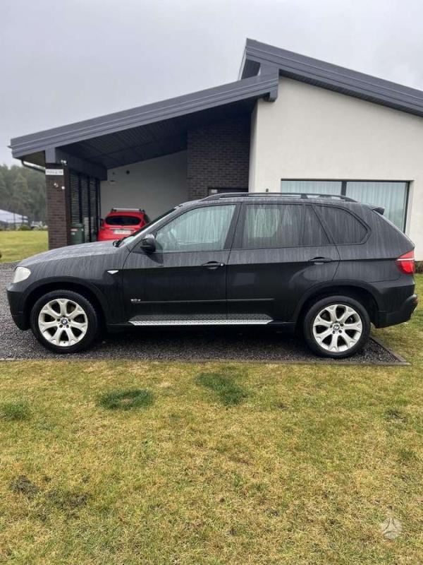 Melns BMW X5 2007 Viļņa, ar dzinēja tilpumu 2.99 L un nobraukumu 288 tūkst. km par 6000 €, foto 2 vietnē AUTOMOTO.COM.LV
