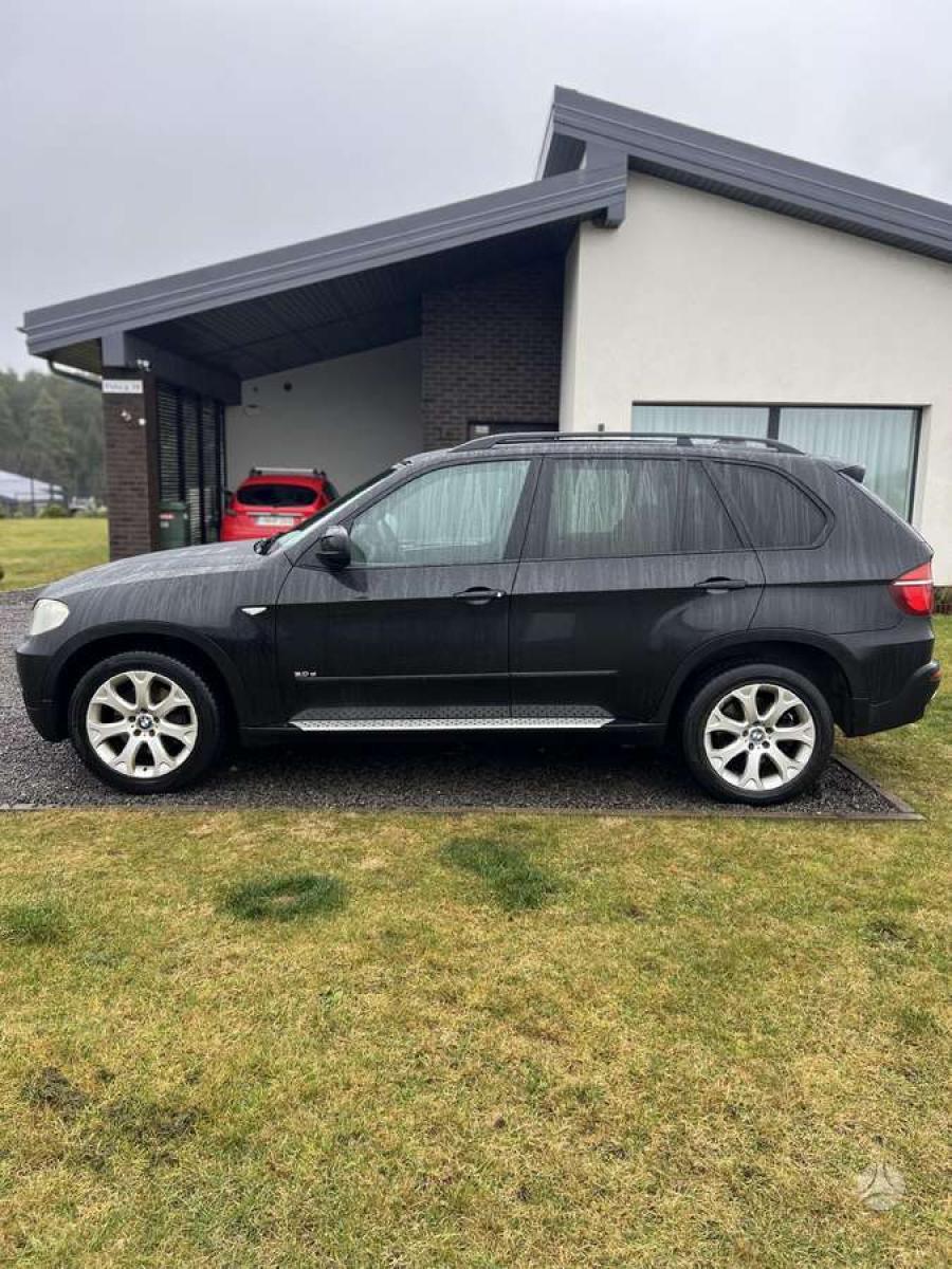 Melns BMW X5 2007 Viļņa, ar dzinēja tilpumu 2.99 L un nobraukumu 288 tūkst. km par 6000 €, foto 2 vietnē AUTOMOTO.COM.LV