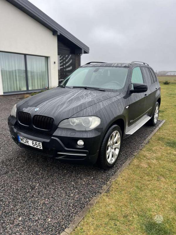 Melns BMW X5 2007 Viļņa, ar dzinēja tilpumu 2.99 L un nobraukumu 288 tūkst. km par 6000 €, foto 3 vietnē AUTOMOTO.COM.LV