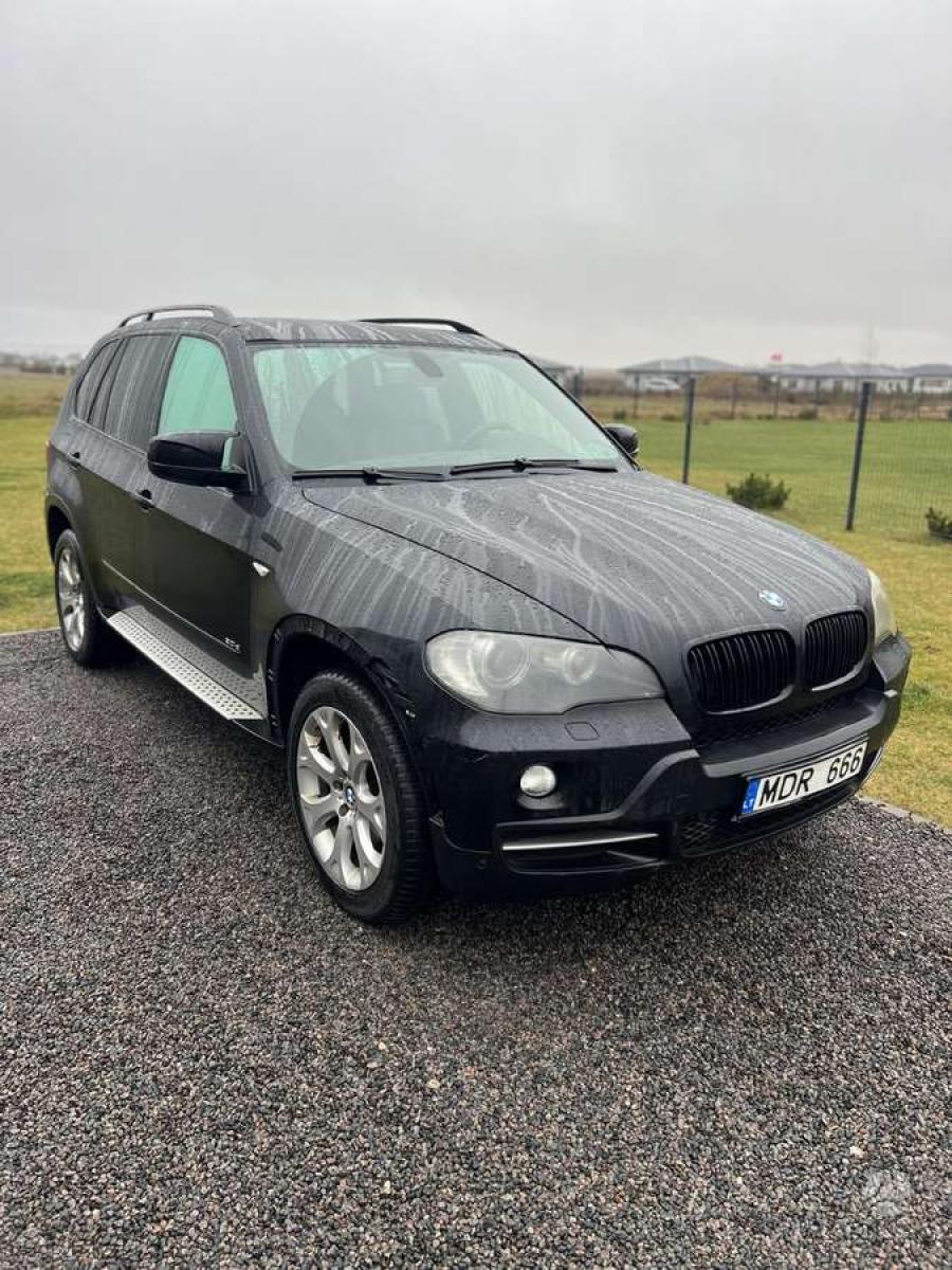 Melns BMW X5 2007 Viļņa, ar dzinēja tilpumu 2.99 L un nobraukumu 288 tūkst. km par 6000 €, foto 4 vietnē AUTOMOTO.COM.LV