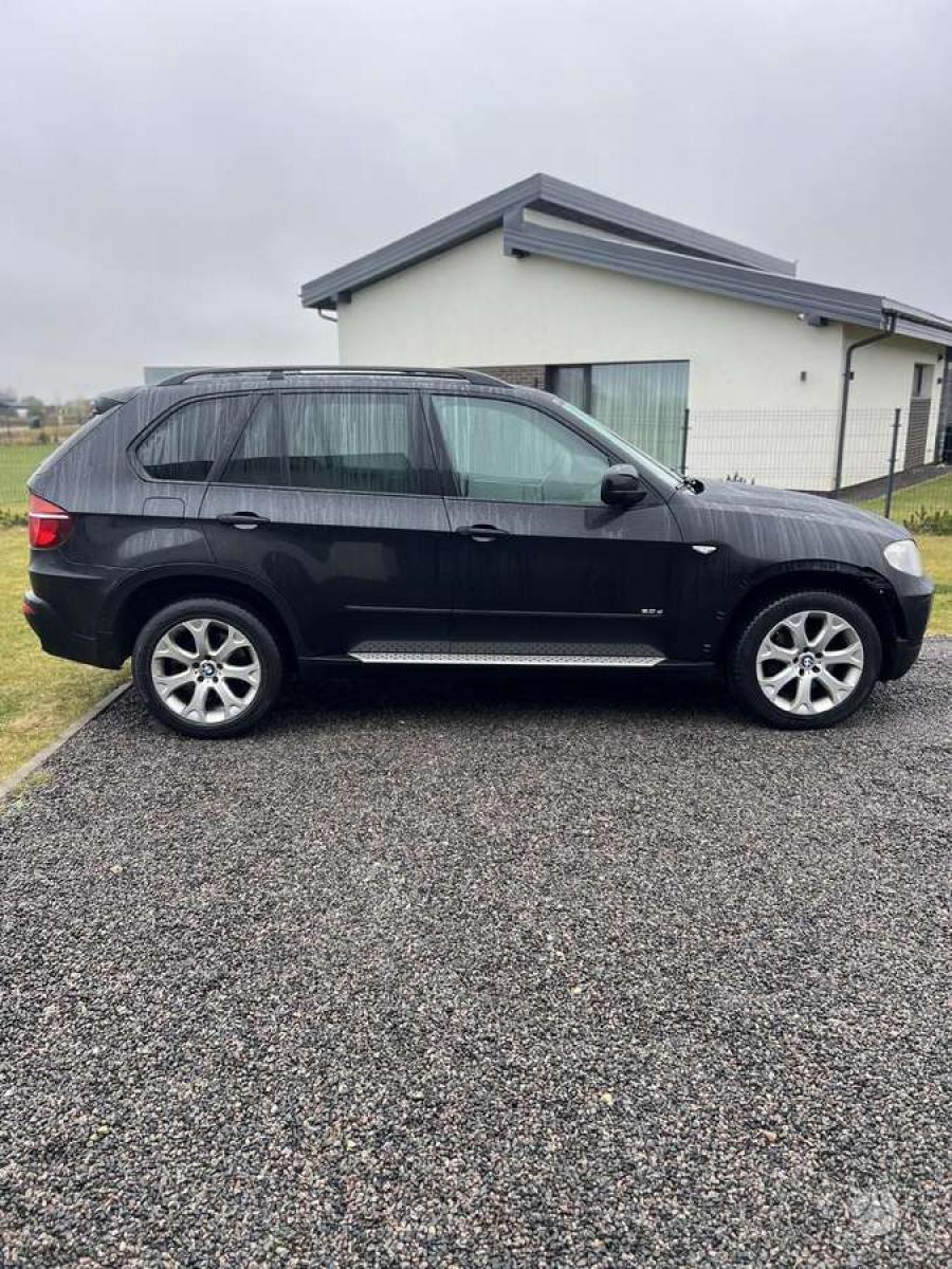 Melns BMW X5 2007 Viļņa, ar dzinēja tilpumu 2.99 L un nobraukumu 288 tūkst. km par 6000 €, foto 5 vietnē AUTOMOTO.COM.LV