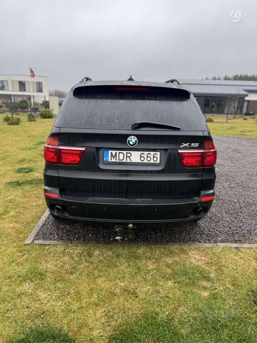 Melns BMW X5 2007 Viļņa, ar dzinēja tilpumu 2.99 L un nobraukumu 288 tūkst. km par 6000 €, foto 7 vietnē AUTOMOTO.COM.LV
