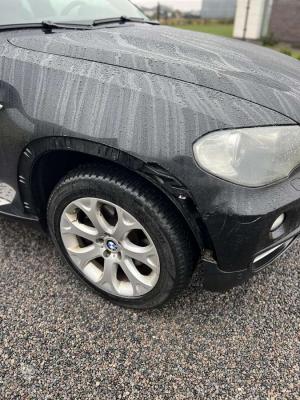 Melns BMW X5 2007 Viļņa, ar dzinēja tilpumu 2.99 L un nobraukumu 288 tūkst. km par 6000 €, foto 14 vietnē AUTOMOTO.COM.LV