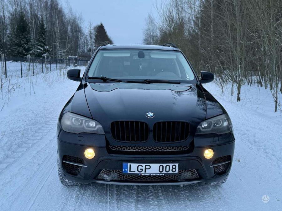 Black BMW X5 2007 in Salcininkai, with an engine capacity of 2.99 L and mileage of 400 thousand km for 6300 €, photo 2 on AUTOMOTO.COM.LV