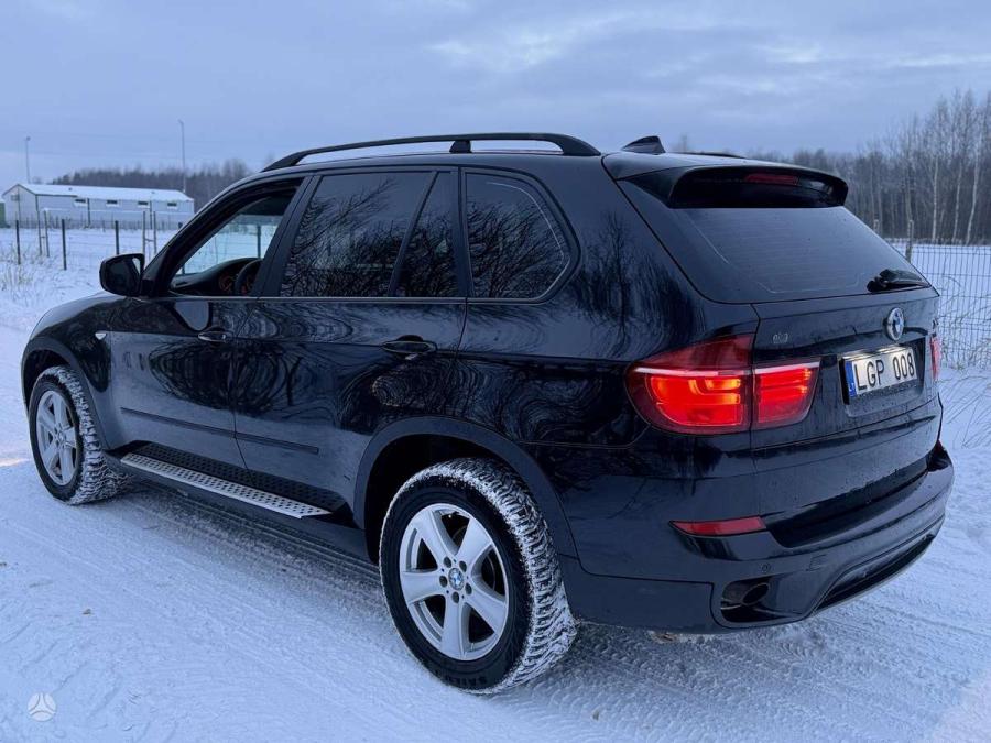 Black BMW X5 2007 in Salcininkai, with an engine capacity of 2.99 L and mileage of 400 thousand km for 6300 €, photo 11 on AUTOMOTO.COM.LV