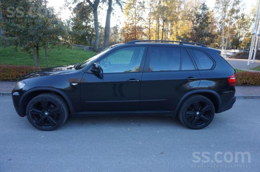 Black BMW X5 2007 in Jurmala, with an engine capacity of 3.00 L and mileage of 232 thousand km for 9595 €, photo 2 on AUTOMOTO.COM.LV
