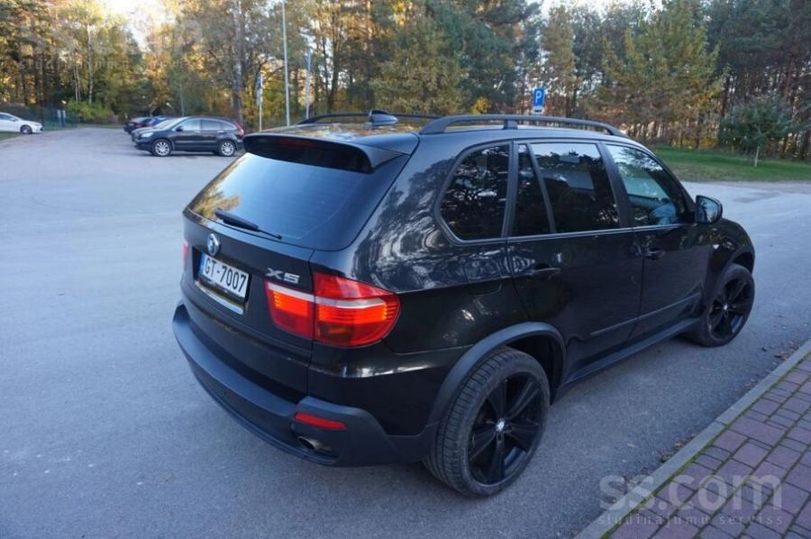 Black BMW X5 2007 in Jurmala, with an engine capacity of 3.00 L and mileage of 232 thousand km for 9595 €, photo 5 on AUTOMOTO.COM.LV