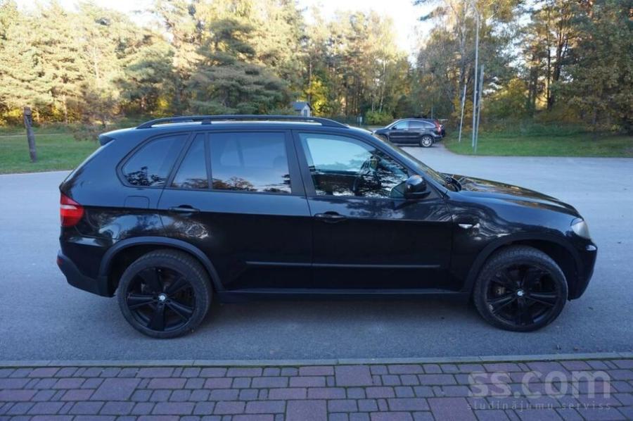 Black BMW X5 2007 in Jurmala, with an engine capacity of 3.00 L and mileage of 232 thousand km for 9595 €, photo 6 on AUTOMOTO.COM.LV