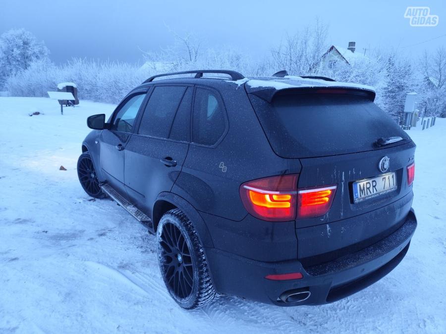 Black BMW X5 2007 in Kaunas, with an engine capacity of 3.00 L and mileage of 266 thousand km for 5900 €, photo 2 on AUTOMOTO.COM.LV