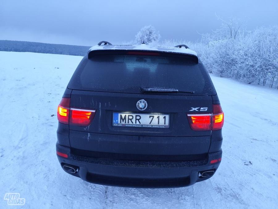 Black BMW X5 2007 in Kaunas, with an engine capacity of 3.00 L and mileage of 266 thousand km for 5900 €, photo 3 on AUTOMOTO.COM.LV
