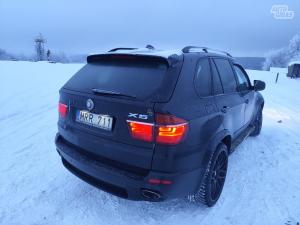 Black BMW X5 2007 in Kaunas, with an engine capacity of 3.00 L and mileage of 266 thousand km for 5900 €, photo 4 on AUTOMOTO.COM.LV