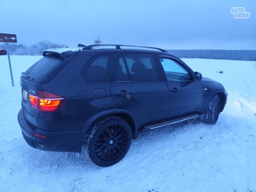 Black BMW X5 2007 in Kaunas, with an engine capacity of 3.00 L and mileage of 266 thousand km for 5900 €, photo 5 on AUTOMOTO.COM.LV