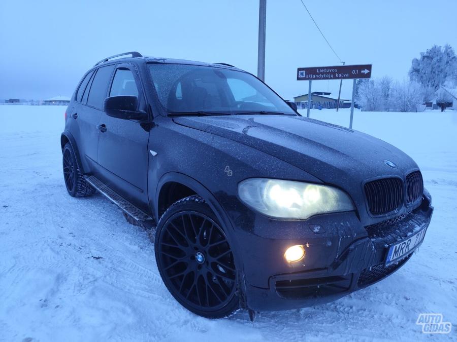 Black BMW X5 2007 in Kaunas, with an engine capacity of 3.00 L and mileage of 266 thousand km for 5900 €, photo 6 on AUTOMOTO.COM.LV