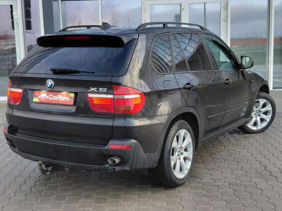 Melns BMW X5 2007 Viļņa, ar dzinēja tilpumu 2.99 L un nobraukumu 398 tūkst. km par 8000 €, foto 6 vietnē AUTOMOTO.COM.LV