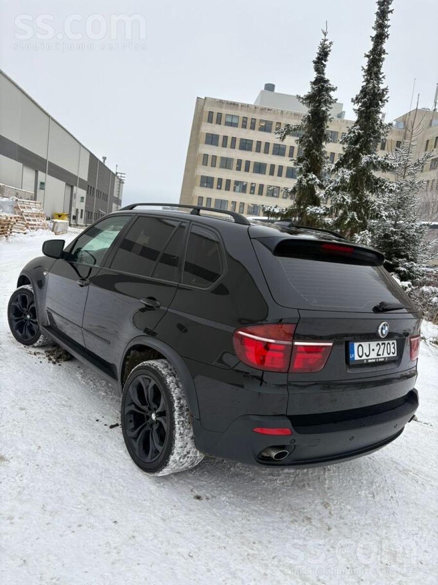 Black BMW X5 2007 in Riga, with an engine capacity of 3.00 L and mileage of 0 thousand km for 7280 €, photo 2 on AUTOMOTO.COM.LV