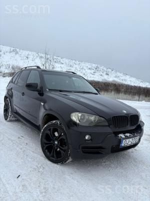 Black BMW X5 2007 in Riga, with an engine capacity of 3.00 L and mileage of 0 thousand km for 7280 €, photo 3 on AUTOMOTO.COM.LV