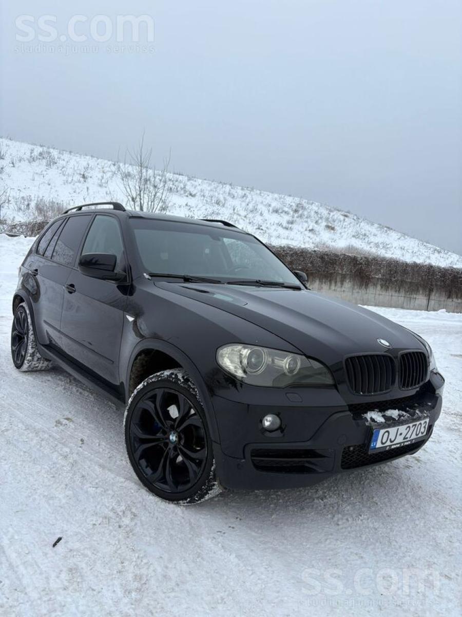 Black BMW X5 2007 in Riga, with an engine capacity of 3.00 L and mileage of 0 thousand km for 7280 €, photo 3 on AUTOMOTO.COM.LV
