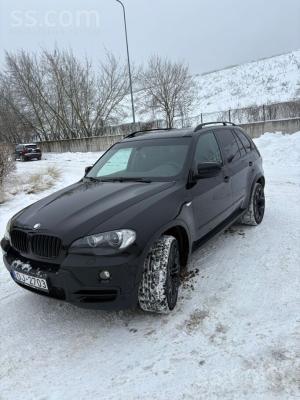 Black BMW X5 2007 in Riga, with an engine capacity of 3.00 L and mileage of 0 thousand km for 7280 €, photo 5 on AUTOMOTO.COM.LV