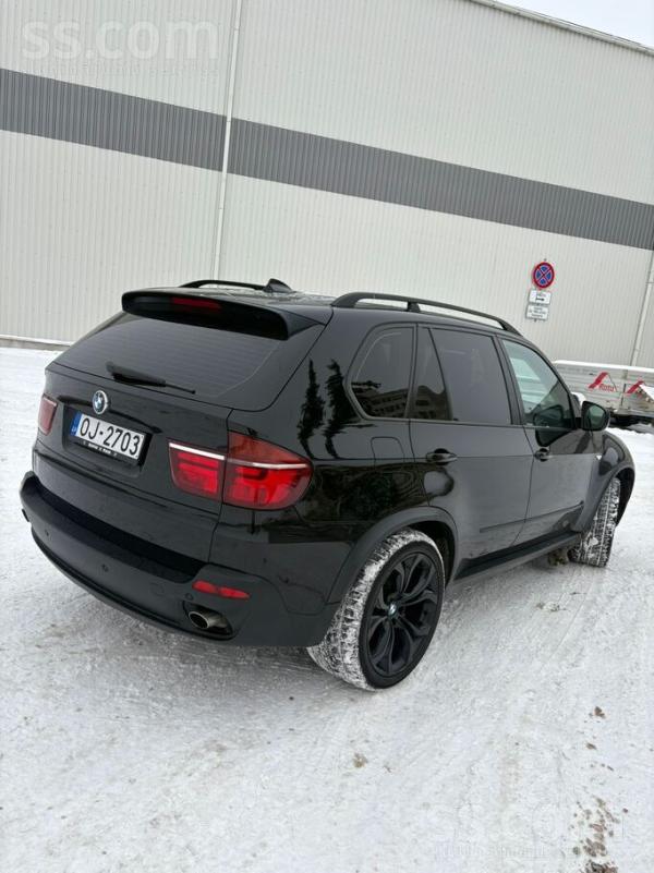 Black BMW X5 2007 in Riga, with an engine capacity of 3.00 L and mileage of 0 thousand km for 7280 €, photo 6 on AUTOMOTO.COM.LV