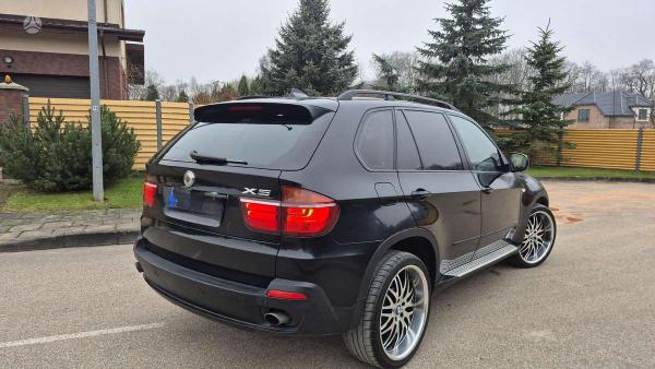 Black BMW X5 2007 in Klaipeda, with an engine capacity of 2.99 L and mileage of 286 thousand km for 6599 €, photo 2 on AUTOMOTO.COM.LV
